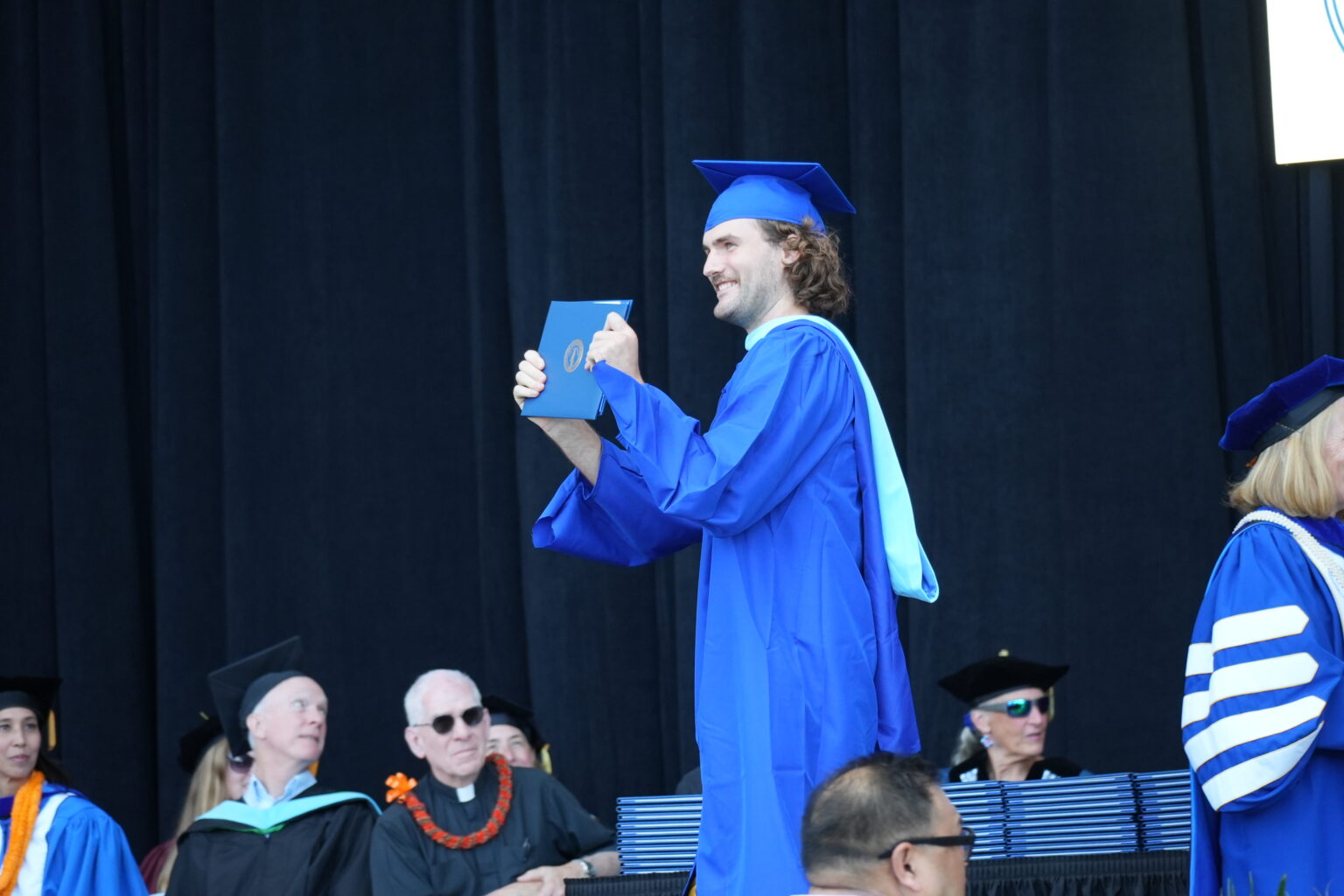 Chaminade Celebrates 67th Commencement – Chaminade University of Honolulu